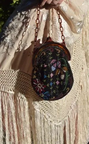 LUCIA ZOLEA 1920s Bakelite Floral Glass Beaded Purse