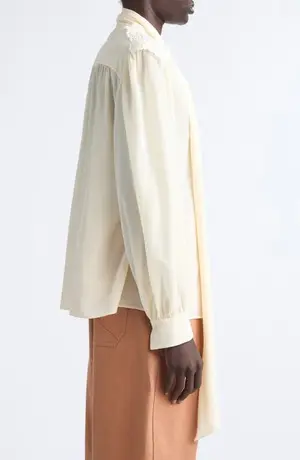 Chloé Pussy-bow Silk Crêpe De Chine Shirt - Pristine White
