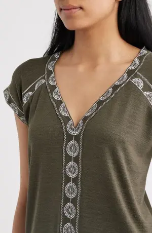 Bobeau Embroidered Detail V-neck Top
