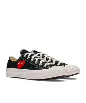 Play Comme Des Garcon Low Top Lace-up Sneakers