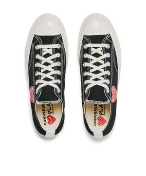 Play Comme Des Garcon Low Top Lace-up Sneakers
