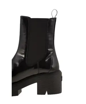 STUART WEITZMAN Chelsea Booties
