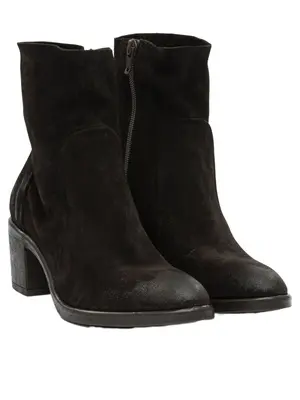 STRATEGIA Chunky Heeled Ankle Boots