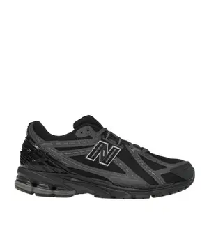 NEW BALANCE 1906r Lace-up Sneakers - Black