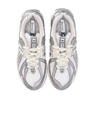 NEW BALANCE 1906r Sneakers