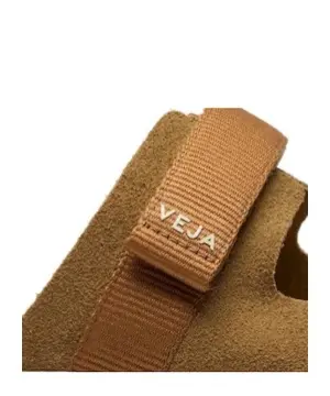 VEJA Arpoador Strap Flat Sandals