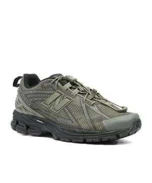 NEW BALANCE 1906r Sneakers