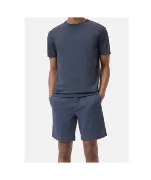 Closed Round Neck Short Sleeve T-shirt