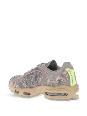 Nike Air Max Tailwind 4 Sneakers