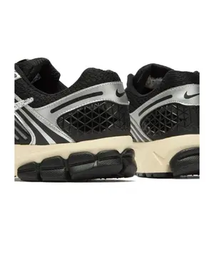 Nike Zoom Vomero 5 Running Shoes