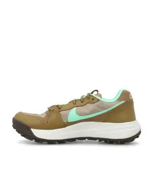 Nike Lowcate Sneakers