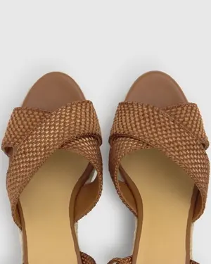 CastaÑer Round-toe Wedge Sandals