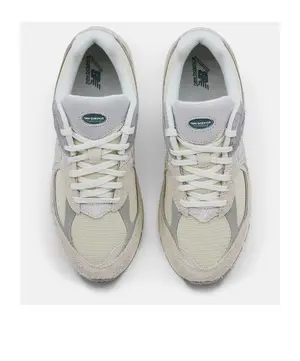 NEW BALANCE 2002r 'linen' Lace-up Sneakers