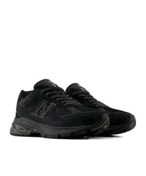 NEW BALANCE 2010 Lace-up Sneakers