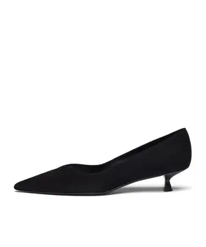 STUART WEITZMAN Eva Pointed Low Heels