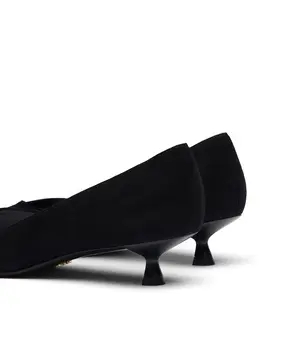 STUART WEITZMAN Eva Pointed Low Heels