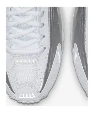 Nike Shox R4 Sneakers