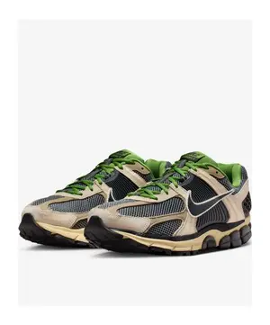 Nike Zoom Vomero 5 Lace-up Sneakers