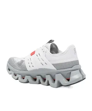 On Cloudswift Amp Sneakers