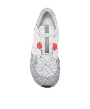 On Cloudswift Amp Sneakers