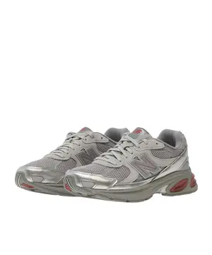 NEW BALANCE 2010 Lace-up Sneakers