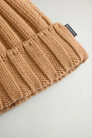 Woolrich Logo Patch Pompom Detailed Beanie