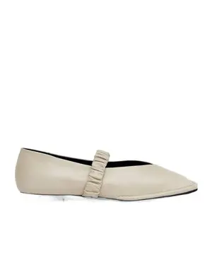 ALOHAS Square-toe Gathered Strap Flats - Nude