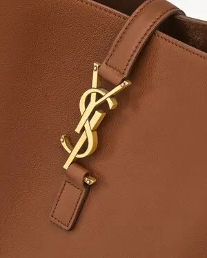 Saint Laurent Le 5 À 7 Large Hobo Bag In Grained Leather - Fox
