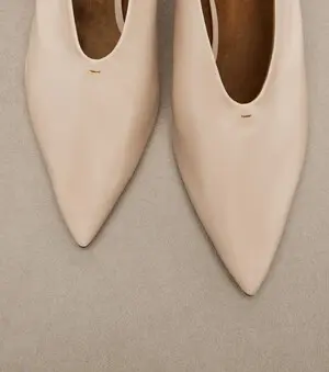 Khaite Miriam Leather Pumps - Beige