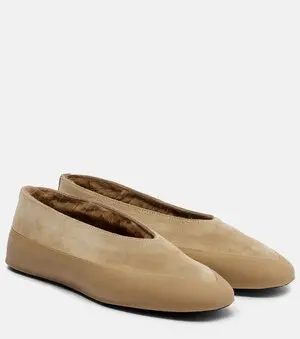 Le Monde Beryl Shearling-lined Suede Ballet Flats - Beige