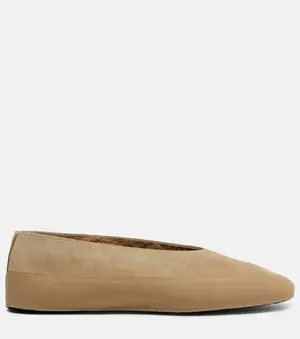 Le Monde Beryl Shearling-lined Suede Ballet Flats - Beige