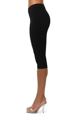 Naked Wardrobe Smooth Capri Leggings - Black