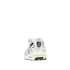 Mizuno Wave Rider 10 Sneakers