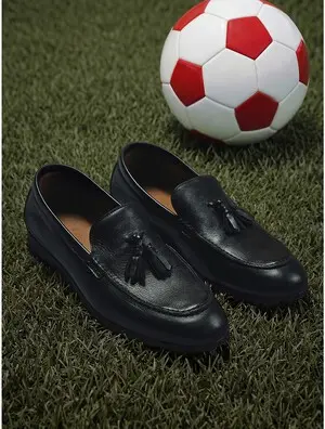 Tommy Hilfiger Flexible Leather Tassel Loafer - Black