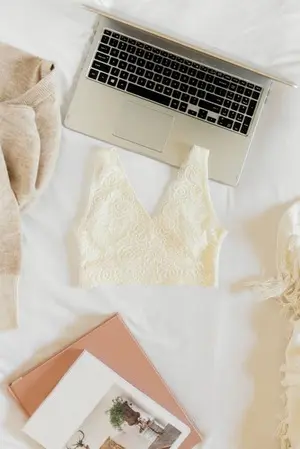 BRABAR Hug Lace Back Sports Bra