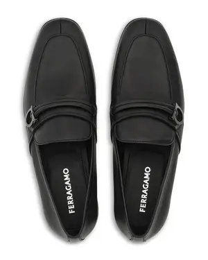FERRAGAMO Gancini Ornament Moccasin Loafers - Nero