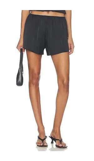 Lioness Satin Short - Black