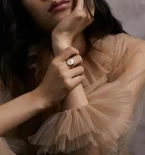 CECE JEWELLERY Swan Lake Signet Ring In 18k With Enamel And Diamonds