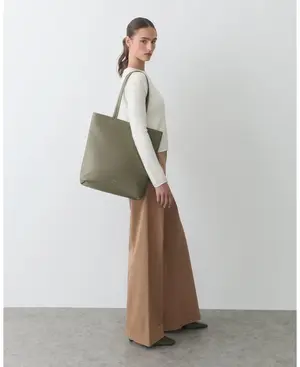 Cuyana Tall Easy Tote - Olive