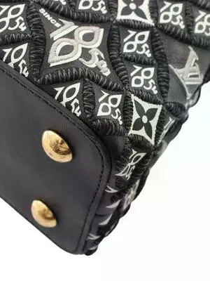 LOUIS VUITTON Capucines Mm Satchel