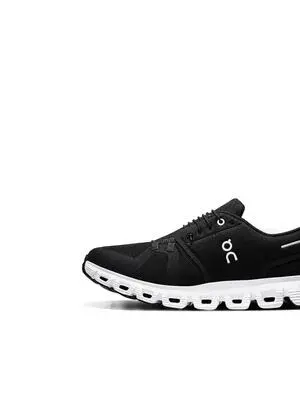 On 6 Sneakers