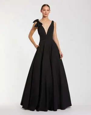 Mac Duggal Petite Sleeveless Plunge Neck Ball Gown With Bow Detail - Black