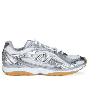 NEW BALANCE 204l Sneakers - Silver Metallic/white