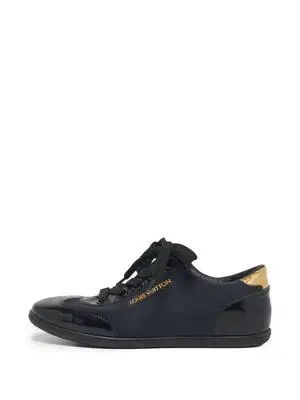LOUIS VUITTON Low-top Sneakers - Black