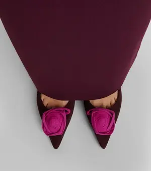 ROGER VIVIER Floral-appliqué Suede Pumps - Burgundy