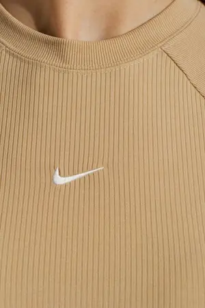 Nike Top With A "z" Logo