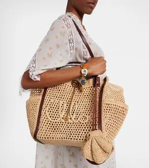 Chloé Iconic Raffia Tote Bag - Beige