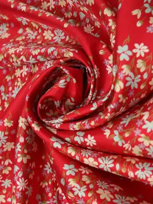 COCCINELLE Square Silk Scarf With All-over Floral Print - Red