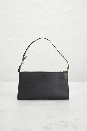 LOUIS VUITTON Epi Pochette Accessoires 24 Shoulder Bag