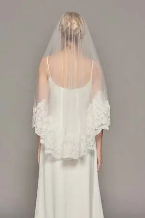 Tadashi Shoji Ballet Veil With Floral Embroidery - Ivory